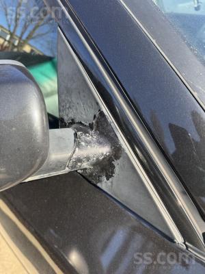 Melns BMW 525 2005 Rīga, ar dzinēja tilpumu 2.50 L un nobraukumu 367 tūkst. km par 3150 €, foto 20 vietnē AUTOMOTO.COM.LV