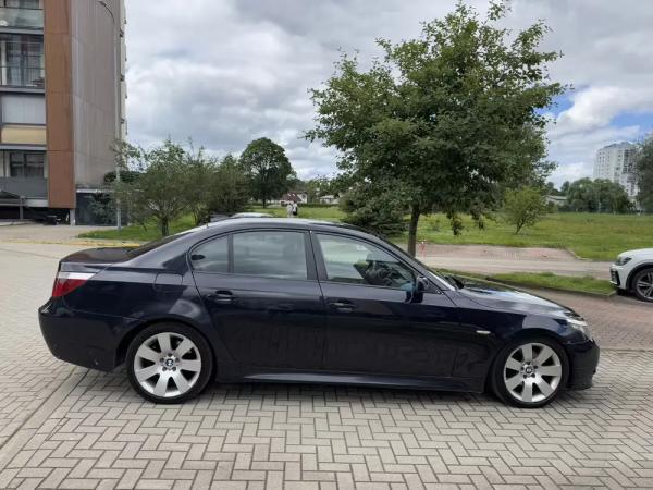 Melns BMW 525 2005 Rīga, ar dzinēja tilpumu 2.50 L un nobraukumu 323 tūkst. km par 4990 €, foto 2 vietnē AUTOMOTO.COM.LV