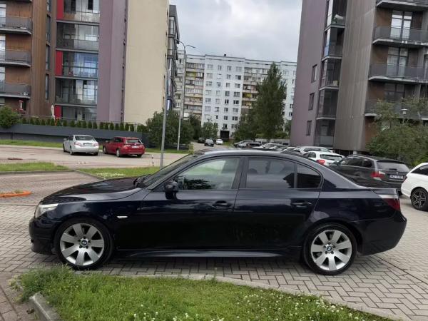 Melns BMW 525 2005 Rīga, ar dzinēja tilpumu 2.50 L un nobraukumu 323 tūkst. km par 4990 €, foto 3 vietnē AUTOMOTO.COM.LV