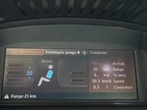 Black BMW 525 2005 in Riga, with an engine capacity of 2.50 L and mileage of 323 thousand km for 4990 €, photo 16 on AUTOMOTO.COM.LV