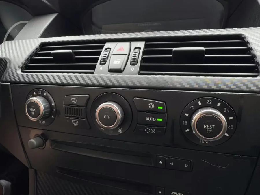 Black BMW 525 2005 in Riga, with an engine capacity of 2.50 L and mileage of 323 thousand km for 4990 €, photo 20 on AUTOMOTO.COM.LV
