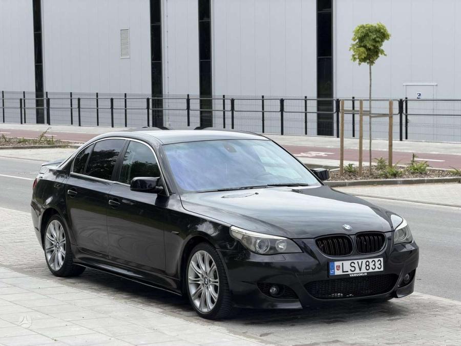 Black BMW 525 2005 in Vilnius, with an engine capacity of 2.50 L and mileage of 349 thousand km for 4200 €, photo 1 on AUTOMOTO.COM.LV