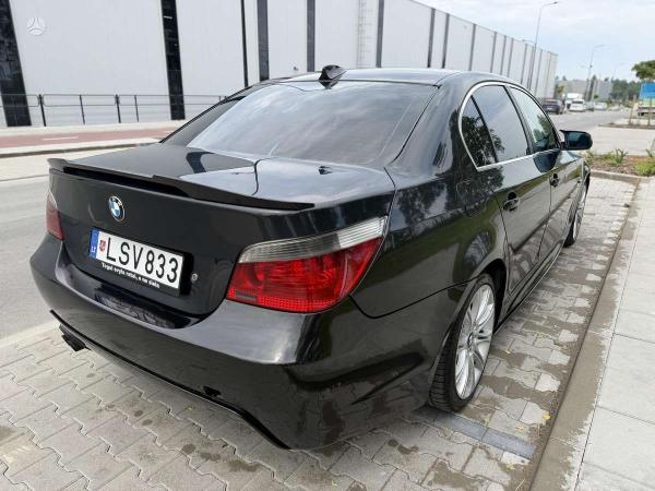 Melns BMW 525 2005 Viļņa, ar dzinēja tilpumu 2.50 L un nobraukumu 349 tūkst. km par 4200 €, foto 10 vietnē AUTOMOTO.COM.LV