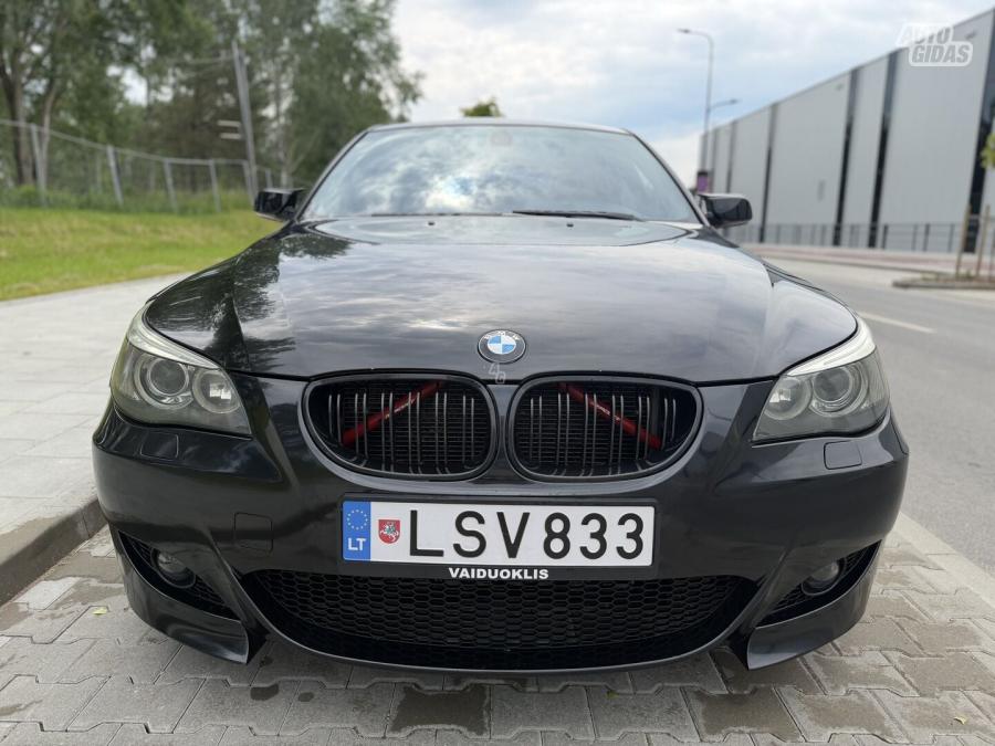 Melns BMW 525 2005 Viļņa, ar dzinēja tilpumu 2.50 L un nobraukumu 349 tūkst. km par 4200 €, foto 4 vietnē AUTOMOTO.COM.LV