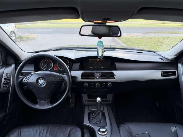 Black BMW 525 2005 in Kaunas, with an engine capacity of 2.50 L and mileage of 342 thousand km for 3450 €, photo 5 on AUTOMOTO.COM.LV