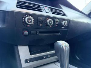 Black BMW 525 2005 in Kaunas, with an engine capacity of 2.50 L and mileage of 342 thousand km for 3450 €, photo 9 on AUTOMOTO.COM.LV