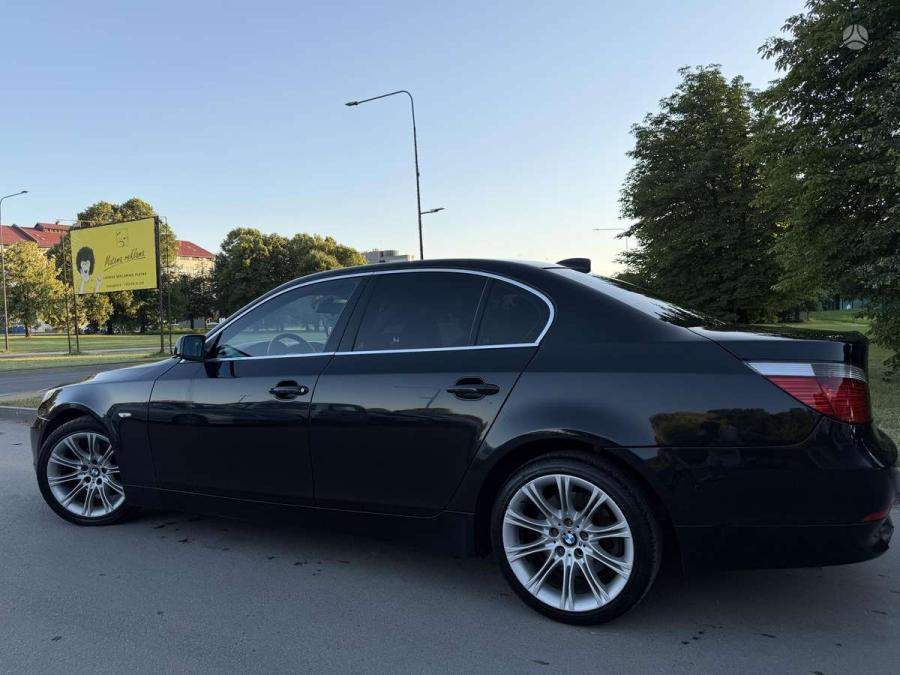 Black BMW 525 2005 in Kaunas, with an engine capacity of 2.50 L and mileage of 342 thousand km for 3450 €, photo 18 on AUTOMOTO.COM.LV