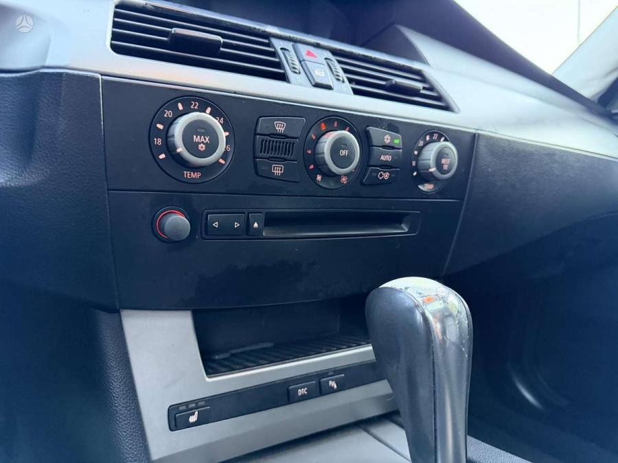Melns BMW 525 2005 Kauņa, ar dzinēja tilpumu 2.50 L un nobraukumu 345 tūkst. km par 3450 €, foto 9 vietnē AUTOMOTO.COM.LV