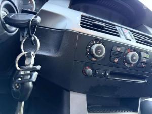 Black BMW 525 2005 in Kaunas, with an engine capacity of 2.50 L and mileage of 343 thousand km for 3500 €, photo 8 on AUTOMOTO.COM.LV