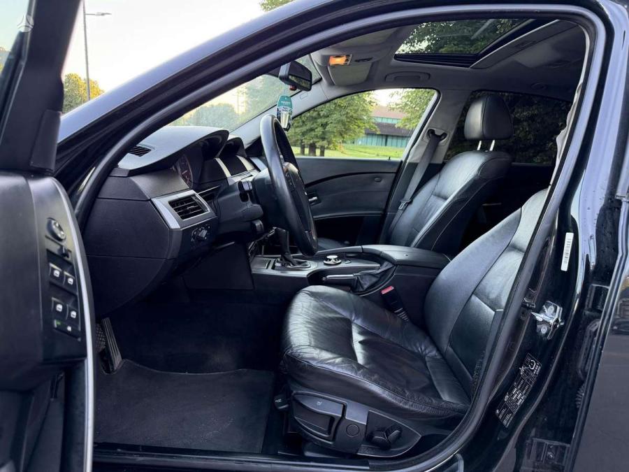Black BMW 525 2005 in Kaunas, with an engine capacity of 2.50 L and mileage of 343 thousand km for 3500 €, photo 11 on AUTOMOTO.COM.LV