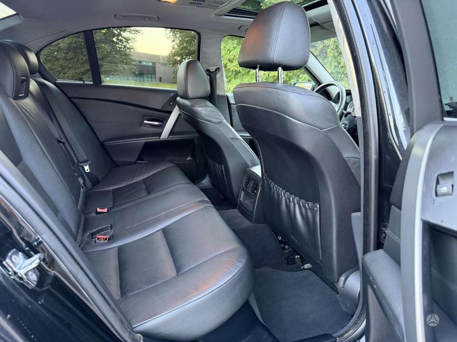Black BMW 525 2005 in Kaunas, with an engine capacity of 2.50 L and mileage of 343 thousand km for 3500 €, photo 14 on AUTOMOTO.COM.LV