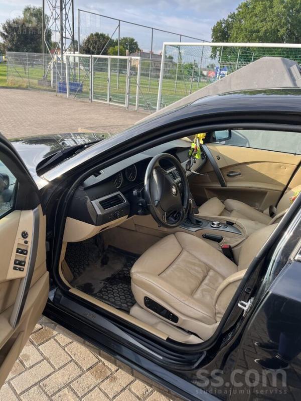 Black BMW 525 2005 in Valmiera, with an engine capacity of 2.50 L and mileage of 318 thousand km for 4000 €, photo 2 on AUTOMOTO.COM.LV