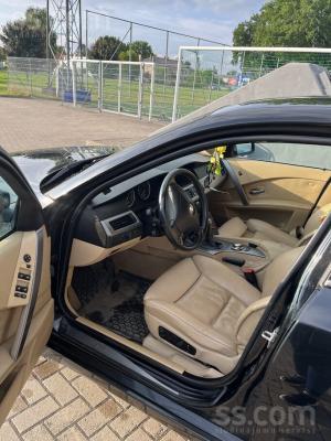 Black BMW 525 2005 in Valmiera, with an engine capacity of 2.50 L and mileage of 318 thousand km for 4000 €, photo 3 on AUTOMOTO.COM.LV