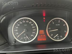 Black BMW 525 2005 in Valmiera, with an engine capacity of 2.50 L and mileage of 318 thousand km for 4000 €, photo 13 on AUTOMOTO.COM.LV