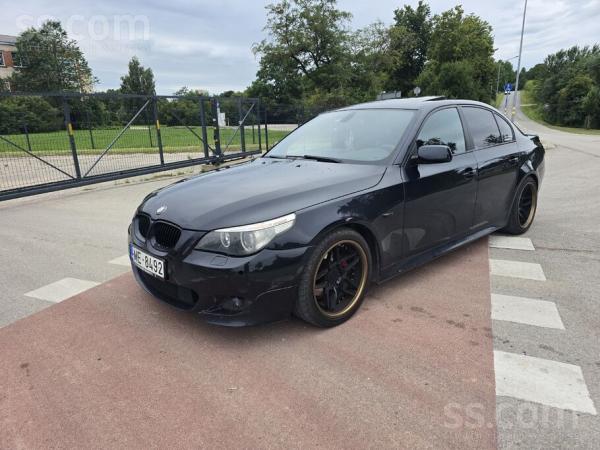 Melns BMW 525 2005 Tukums, ar dzinēja tilpumu 2.50 L un nobraukumu 522 tūkst. km par 3990 €, foto 1 vietnē AUTOMOTO.COM.LV