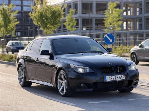 Melns BMW 525 2005 Viļņa, ar dzinēja tilpumu 2.50 L un nobraukumu 321 tūkst. km par 4399 €, foto 2 vietnē AUTOMOTO.COM.LV