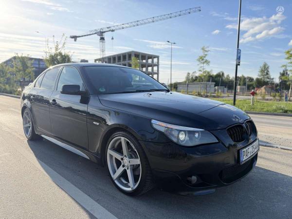 Melns BMW 525 2005 Viļņa, ar dzinēja tilpumu 2.50 L un nobraukumu 321 tūkst. km par 4399 €, foto 3 vietnē AUTOMOTO.COM.LV