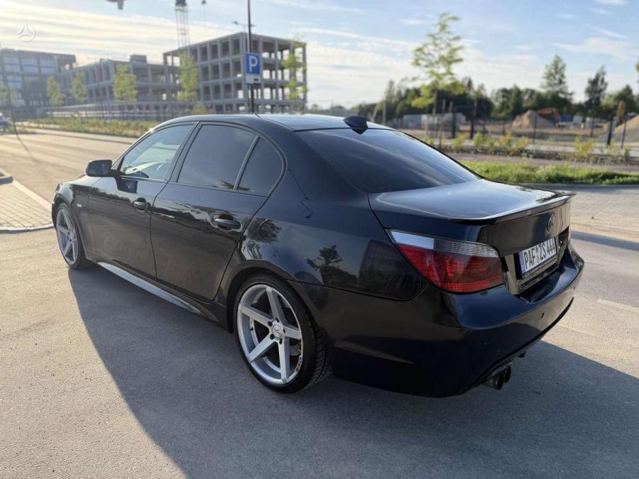 Melns BMW 525 2005 Viļņa, ar dzinēja tilpumu 2.50 L un nobraukumu 321 tūkst. km par 4399 €, foto 19 vietnē AUTOMOTO.COM.LV