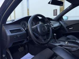 Melns BMW 525 2005 Viļņa, ar dzinēja tilpumu 2.50 L un nobraukumu 321 tūkst. km par 4399 €, foto 24 vietnē AUTOMOTO.COM.LV