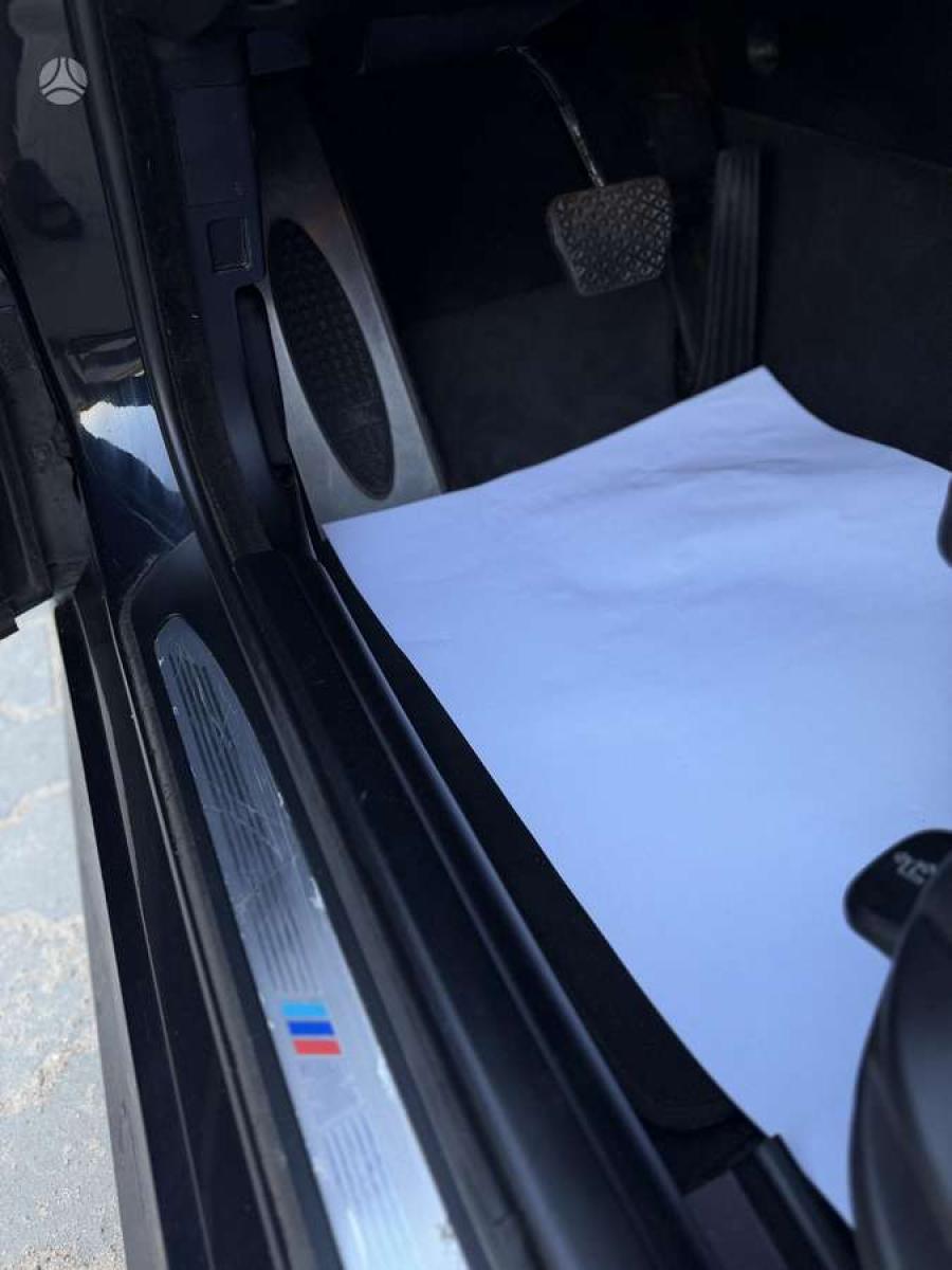 Melns BMW 525 2005 Viļņa, ar dzinēja tilpumu 2.50 L un nobraukumu 321 tūkst. km par 4399 €, foto 26 vietnē AUTOMOTO.COM.LV