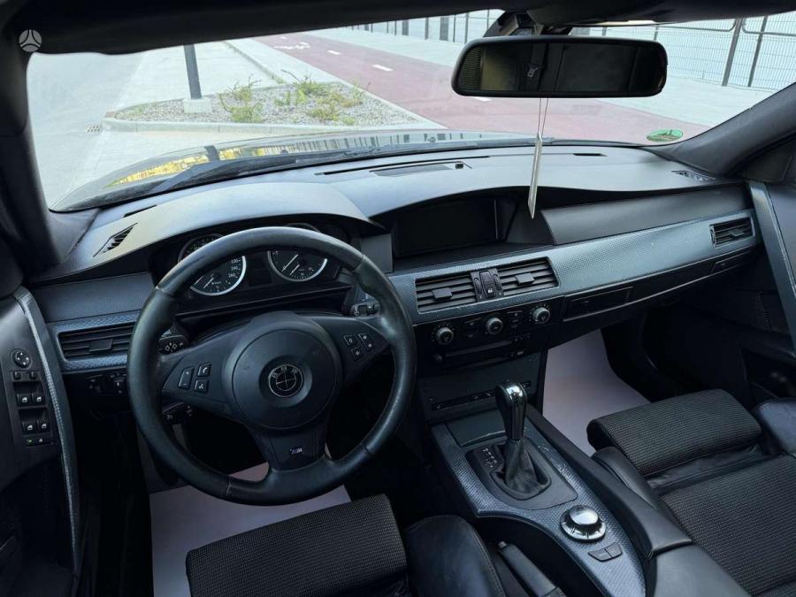 Melns BMW 525 2005 Viļņa, ar dzinēja tilpumu 2.50 L un nobraukumu 321 tūkst. km par 4399 €, foto 27 vietnē AUTOMOTO.COM.LV