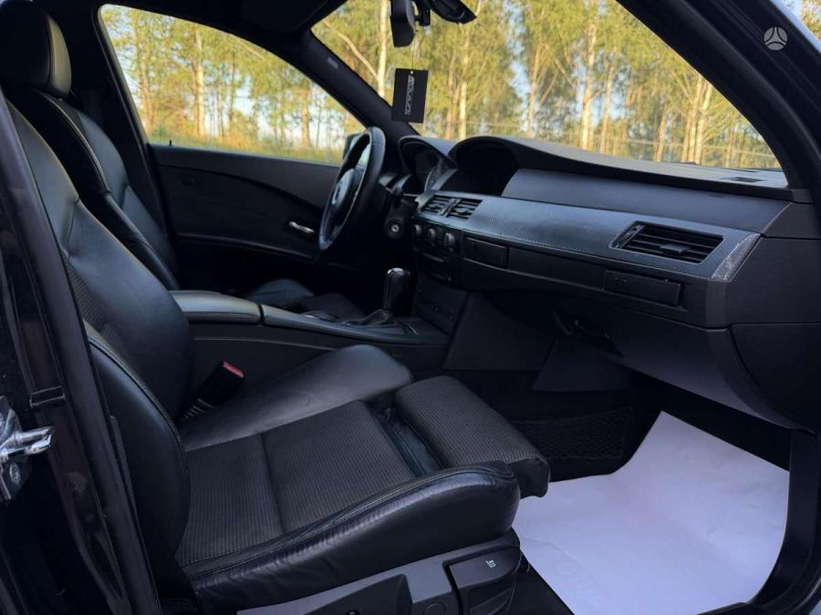 Melns BMW 525 2005 Viļņa, ar dzinēja tilpumu 2.50 L un nobraukumu 321 tūkst. km par 4399 €, foto 29 vietnē AUTOMOTO.COM.LV