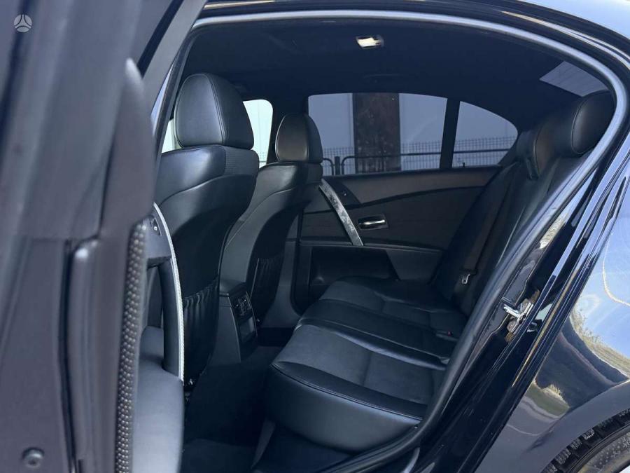 Melns BMW 525 2005 Viļņa, ar dzinēja tilpumu 2.50 L un nobraukumu 321 tūkst. km par 4399 €, foto 31 vietnē AUTOMOTO.COM.LV