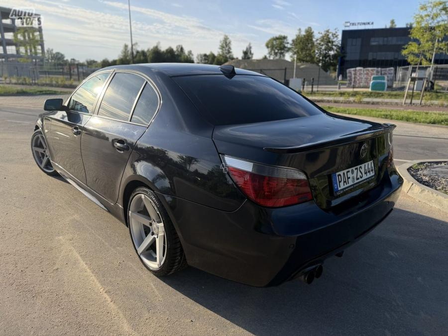 Black BMW 525 2005 in Vilnius, with an engine capacity of 2.50 L and mileage of 321 thousand km for 4350 €, photo 16 on AUTOMOTO.COM.LV