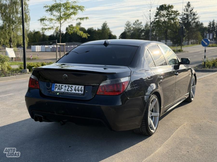 Black BMW 525 2005 in Vilnius, with an engine capacity of 2.50 L and mileage of 321 thousand km for 4350 €, photo 17 on AUTOMOTO.COM.LV