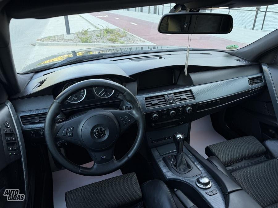 Black BMW 525 2005 in Vilnius, with an engine capacity of 2.50 L and mileage of 321 thousand km for 4350 €, photo 23 on AUTOMOTO.COM.LV