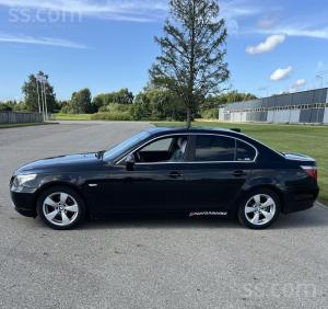 Melns BMW 525 2005 Liepāja, ar dzinēja tilpumu 2.50 L un nobraukumu 325 tūkst. km par 2800 €, foto  vietnē AUTOMOTO.COM.LV