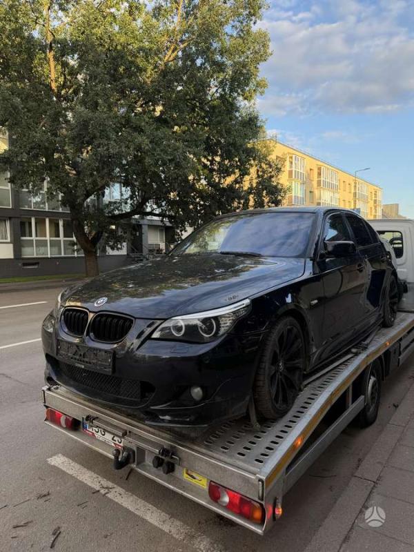 Black BMW 525 2005 in Vilnius, with an engine capacity of 2.50 L and mileage of 450 thousand km for 3650 €, photo 3 on AUTOMOTO.COM.LV