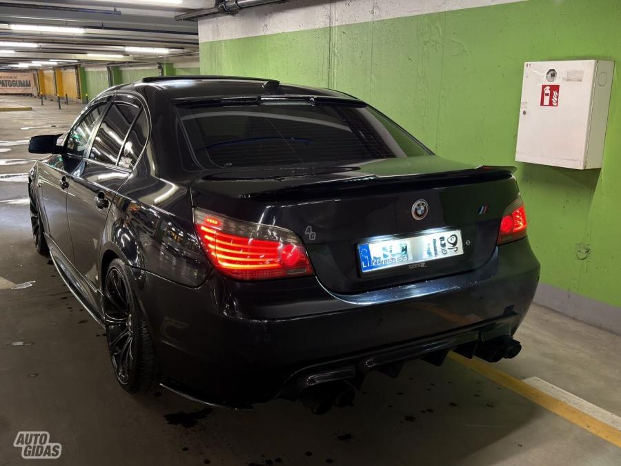 Melns BMW 525 2005 Viļņa, ar dzinēja tilpumu 2.50 L un nobraukumu 460 tūkst. km par 3599 €, foto 9 vietnē AUTOMOTO.COM.LV