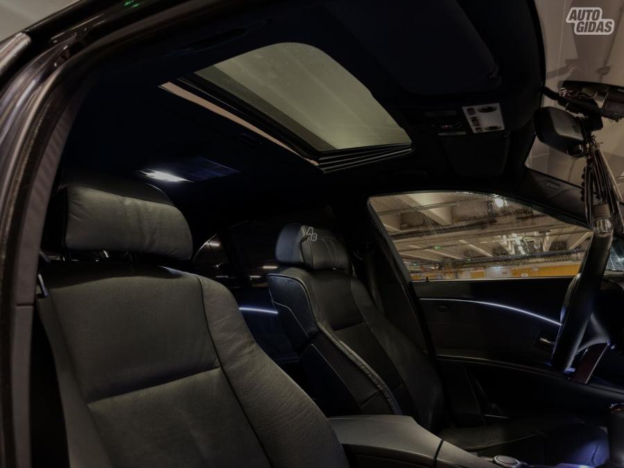 Melns BMW 525 2005 Viļņa, ar dzinēja tilpumu 2.50 L un nobraukumu 460 tūkst. km par 3599 €, foto 12 vietnē AUTOMOTO.COM.LV