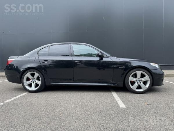 Черный БМВ 525 2005 в Рига, объемом двигателя 2.50 л и пробегом 370 тыс. км за 4600 €, фото 4 на AUTOMOTO.COM.LV