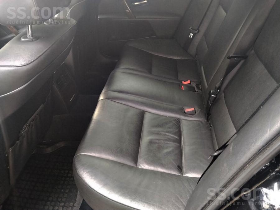 Black BMW 525 2005 in Riga, with an engine capacity of 2.50 L and mileage of 416 thousand km for 3490 €, photo 14 on AUTOMOTO.COM.LV