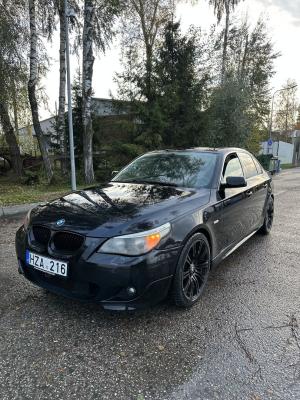 Melns BMW 525 2005 Šakiai, ar dzinēja tilpumu 2.50 L un nobraukumu 404 tūkst. km par 1600 €, foto  vietnē AUTOMOTO.COM.LV