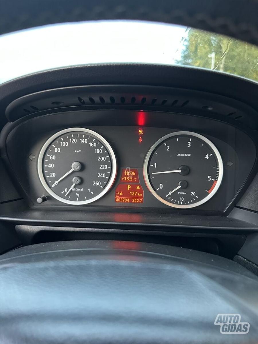 Black BMW 525 2005 in Sakiai, with an engine capacity of 2.50 L and mileage of 404 thousand km for 1600 €, photo 11 on AUTOMOTO.COM.LV
