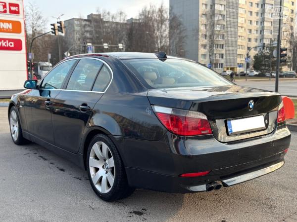 Melns BMW 525 2006 Kauņa, ar dzinēja tilpumu 2.50 L un nobraukumu 300 tūkst. km par 3500 €, foto 3 vietnē AUTOMOTO.COM.LV