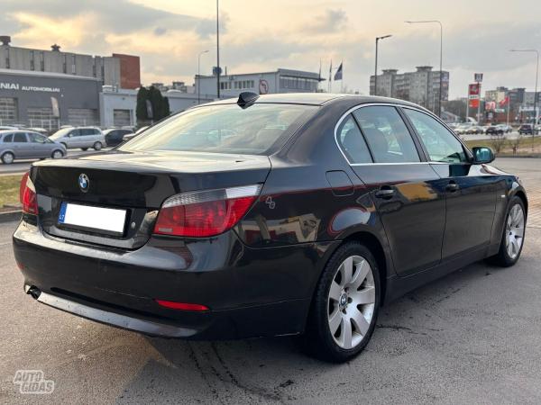 Melns BMW 525 2006 Kauņa, ar dzinēja tilpumu 2.50 L un nobraukumu 300 tūkst. km par 3500 €, foto 4 vietnē AUTOMOTO.COM.LV