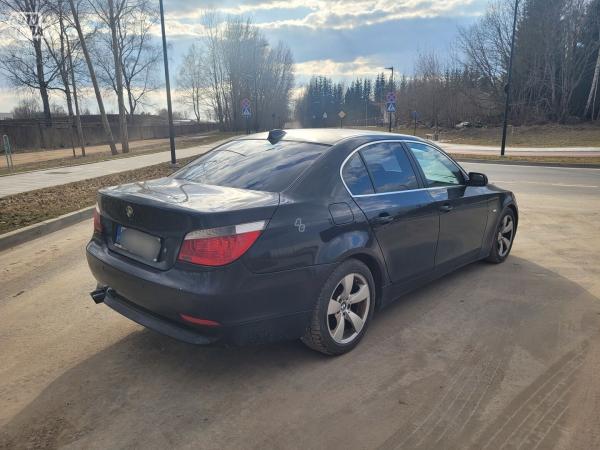 Black BMW 525 2006 in Vilnius, with an engine capacity of 2.50 L and mileage of 364 thousand km for 2200 €, photo 6 on AUTOMOTO.COM.LV