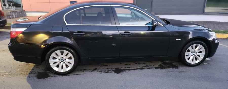 Black BMW 525 2006 in Kaunas, with an engine capacity of 2.50 L and mileage of 267 thousand km for 2900 €, photo 9 on AUTOMOTO.COM.LV