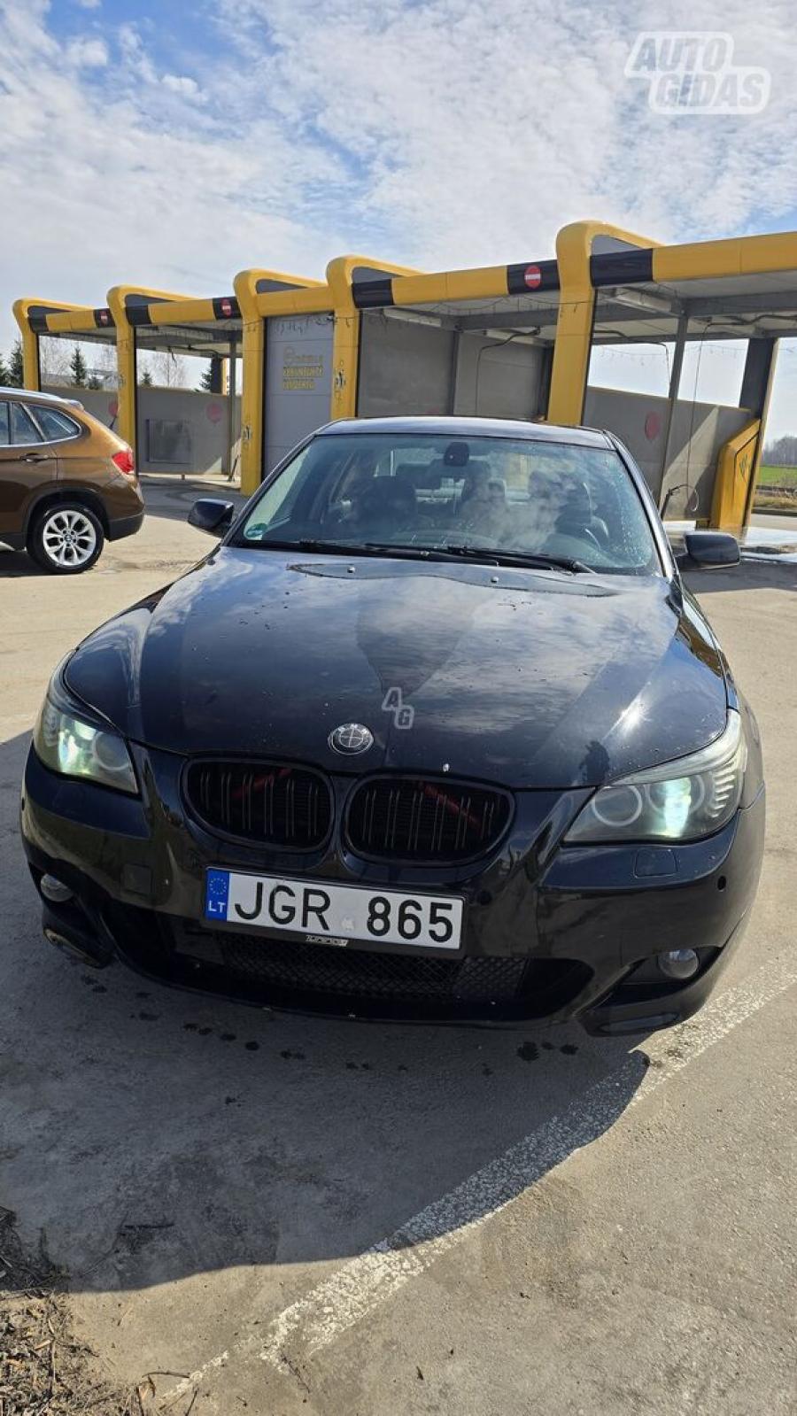 Melns BMW 525 2006 Viļņa, ar dzinēja tilpumu 2.50 L un nobraukumu 422 tūkst. km par 2900 €, foto 3 vietnē AUTOMOTO.COM.LV