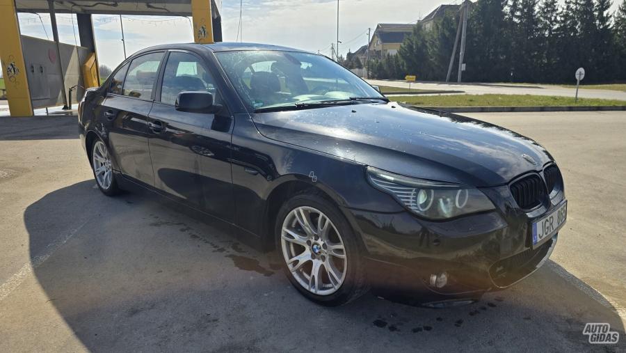 Melns BMW 525 2006 Viļņa, ar dzinēja tilpumu 2.50 L un nobraukumu 422 tūkst. km par 2900 €, foto 5 vietnē AUTOMOTO.COM.LV