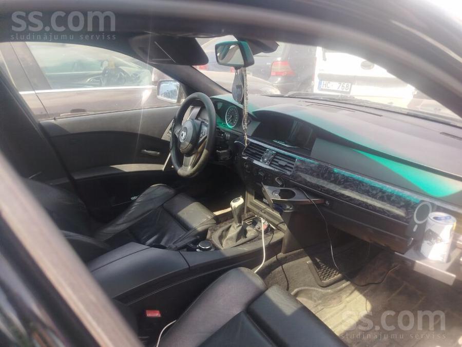 Melns BMW 525 2006 Tukums, ar dzinēja tilpumu 2.50 L un nobraukumu 329 tūkst. km par 3600 €, foto 3 vietnē AUTOMOTO.COM.LV