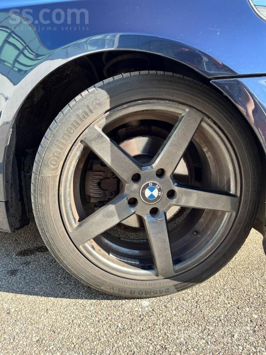Melns BMW 525 2006 Daugavpils, ar dzinēja tilpumu 2.50 L un nobraukumu 302 tūkst. km par 4400 €, foto 13 vietnē AUTOMOTO.COM.LV