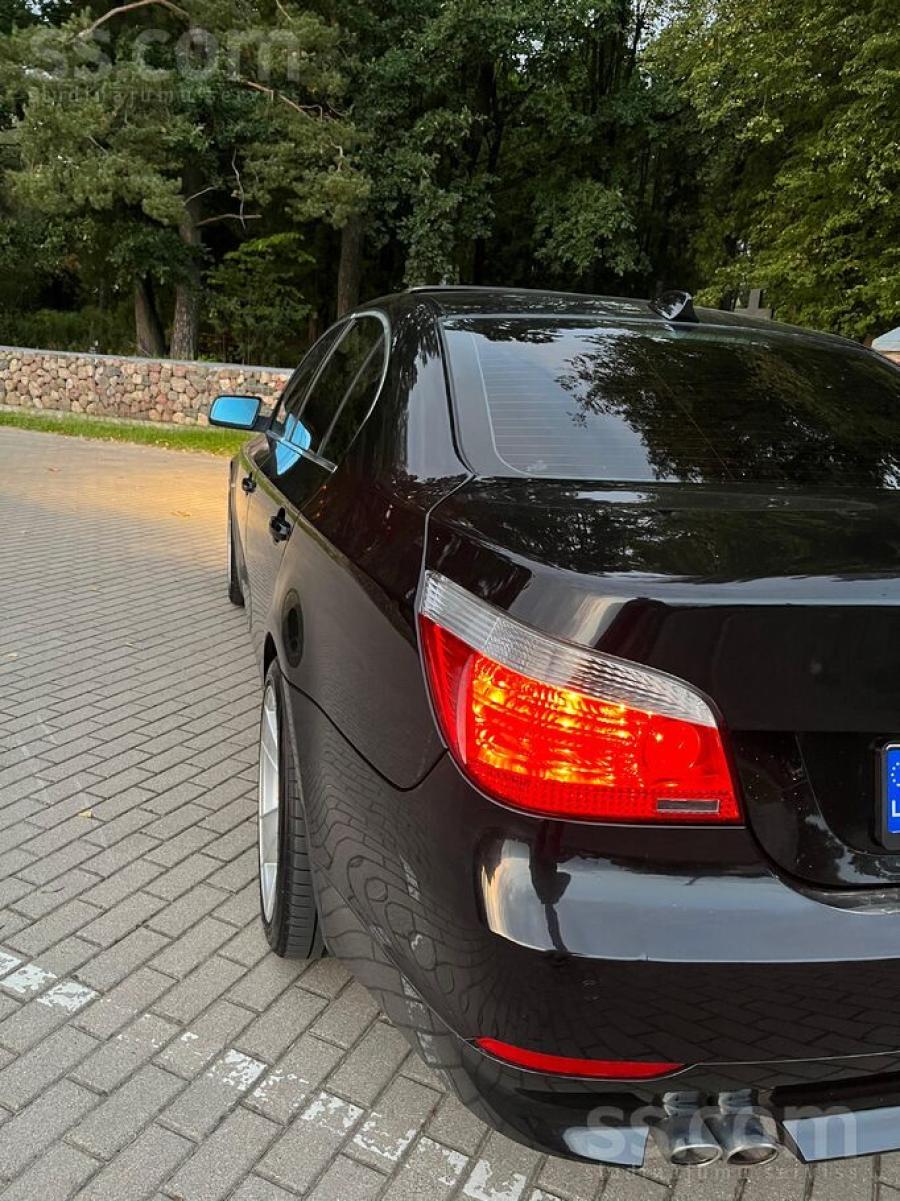 Black BMW 525 2006 in Dobele, with an engine capacity of 2.50 L and mileage of 374 thousand km for 3900 €, photo 3 on AUTOMOTO.COM.LV