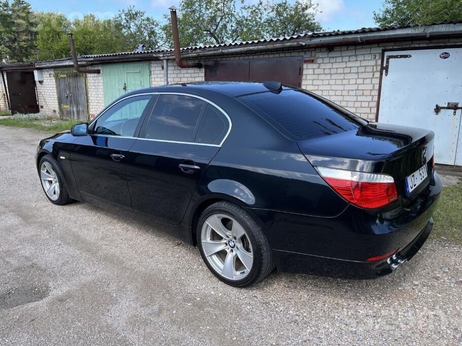 Black BMW 525 2006 in Dobele, with an engine capacity of 2.50 L and mileage of 374 thousand km for 3900 €, photo 5 on AUTOMOTO.COM.LV