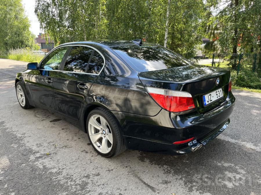 Black BMW 525 2006 in Dobele, with an engine capacity of 2.50 L and mileage of 374 thousand km for 3900 €, photo 10 on AUTOMOTO.COM.LV