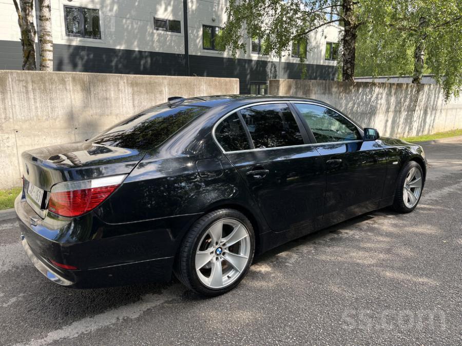 Black BMW 525 2006 in Dobele, with an engine capacity of 2.50 L and mileage of 374 thousand km for 3900 €, photo 11 on AUTOMOTO.COM.LV